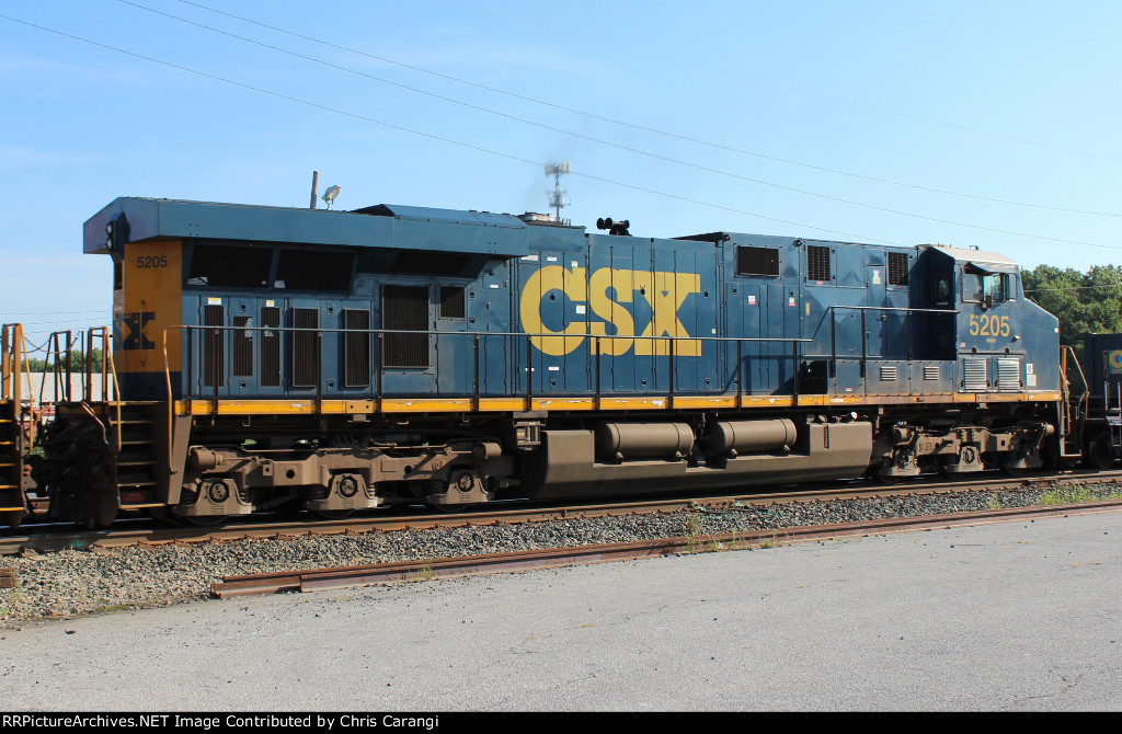 CSXT 5205 on Q141-26